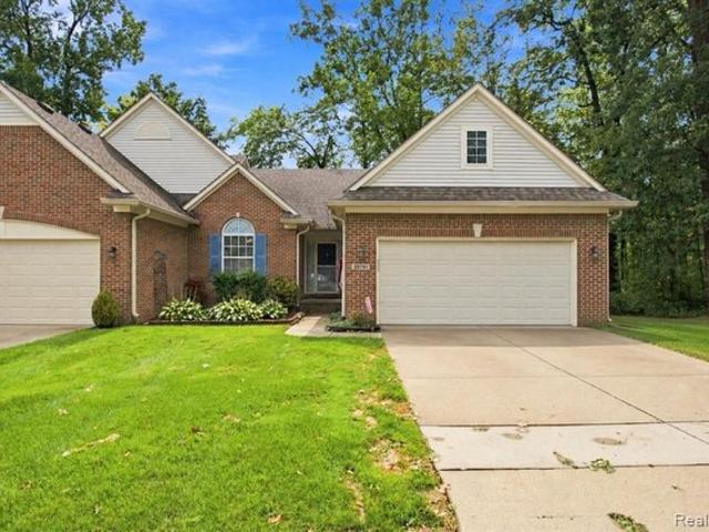 22791 Coachlight Cir, Taylor, MI 48180