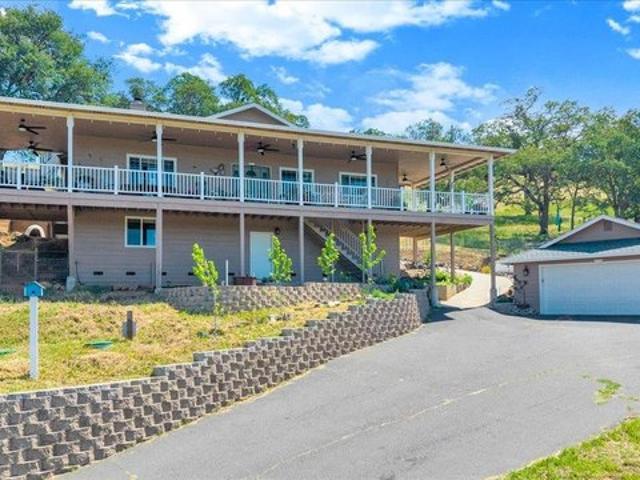 2279 Arrowhead St, Copperopolis, CA 95228