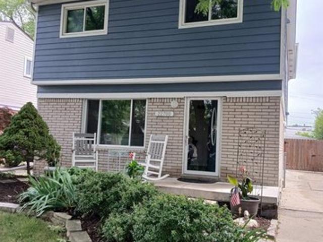 22700 Grove St, Saint Clair Shores, MI 48080