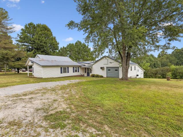 2270 Fall River Rd