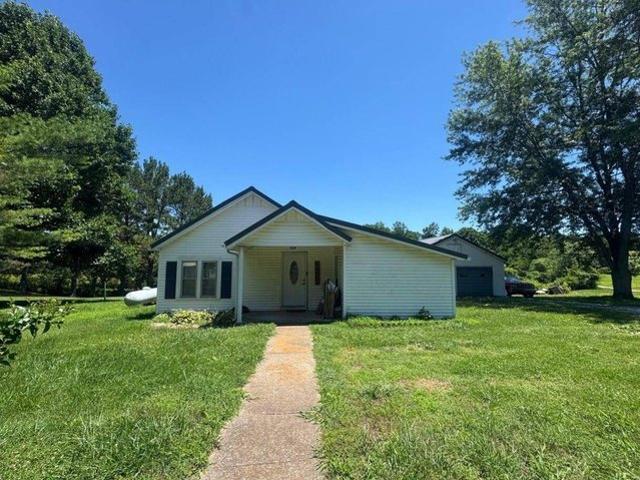 2270 Fall River Rd, Leoma, TN 38468