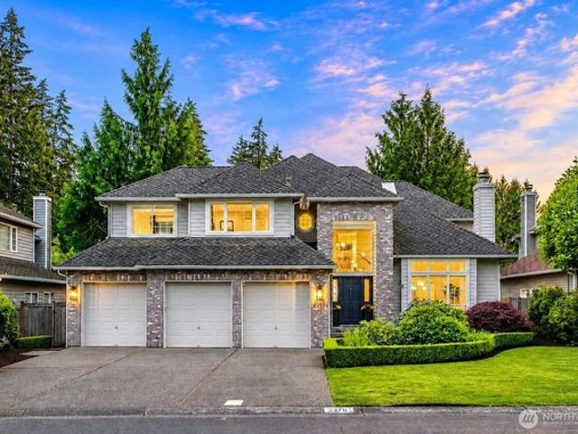 22711 SE 27th St, Sammamish, WA 98075