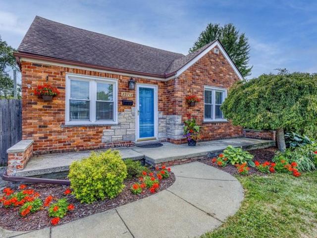 22712 Liberty St, Saint Clair Shores, MI 48080