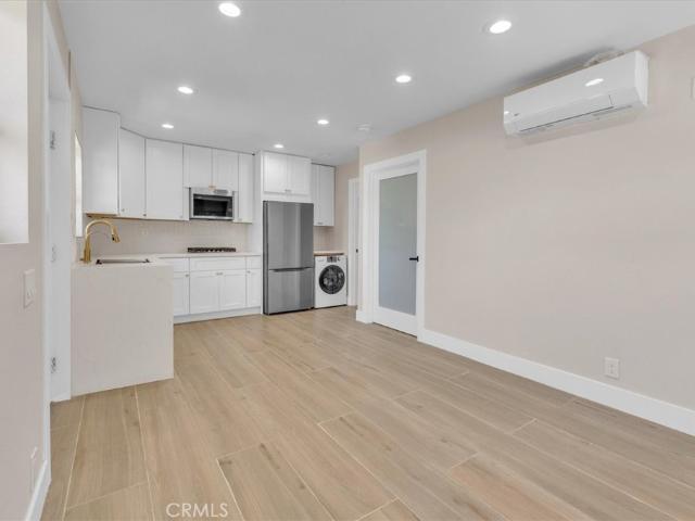 22714 Schoolcraft 3
