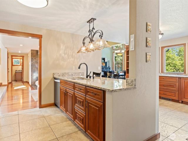 22715 Country Drive E