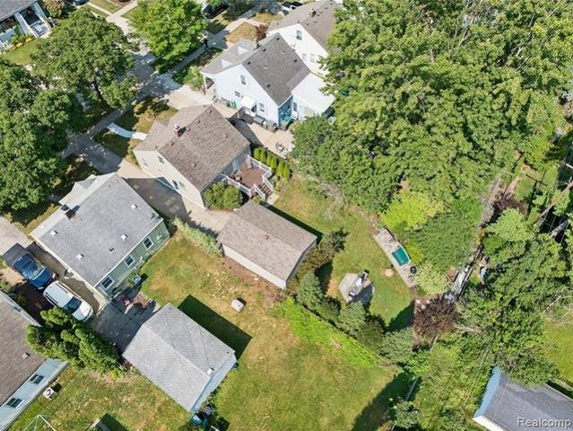 22718 Nowlin St, Dearborn, MI 48124