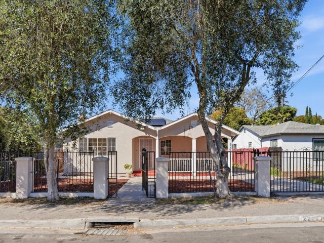 2271 Euclid Avenue