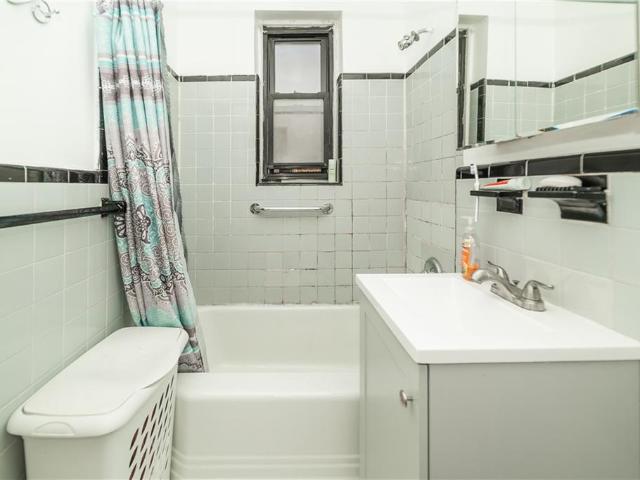 2271 Knapp Street, Unit 5H