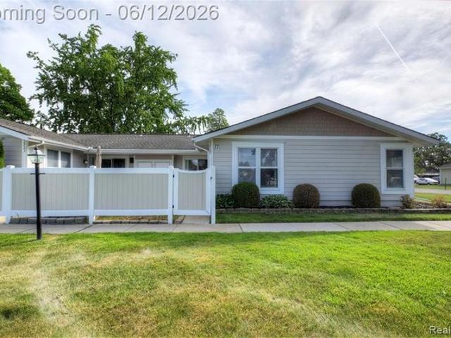 22727 Cortes St, Novi, MI 48375