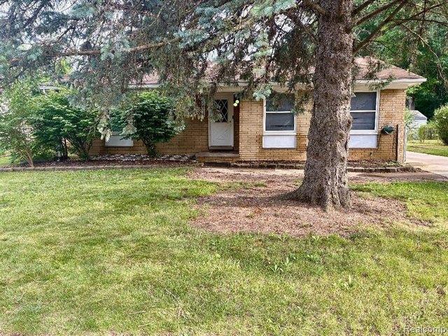 22725 Armstrong Ave, Brownstown Township, MI 48193
