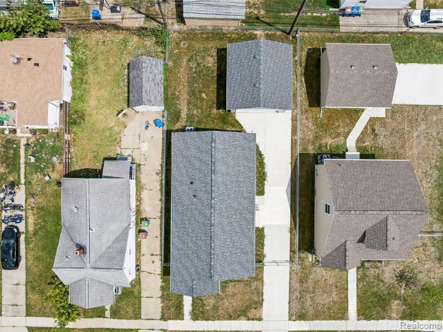 22728 Mac Arthur St