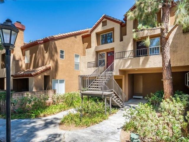 22729 Copper Hill Dr Unit 11, Santa Clarita, CA 91350