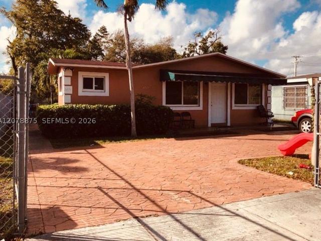 2272 NW 66th St, Miami, FL 33147