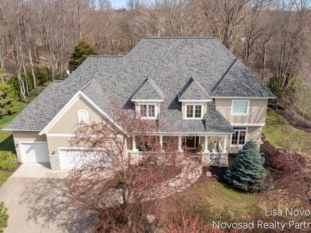 2272 Cascade Lakes Cir SE, Grand Rapids, MI 49546