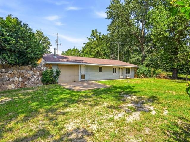 2272 King Rd, Mountain Grove, MO 65711