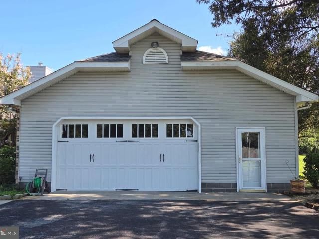 22733 Squire Lane