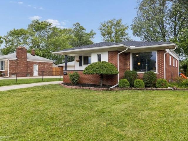 22731 Visnaw St, Saint Clair Shores, MI 48081