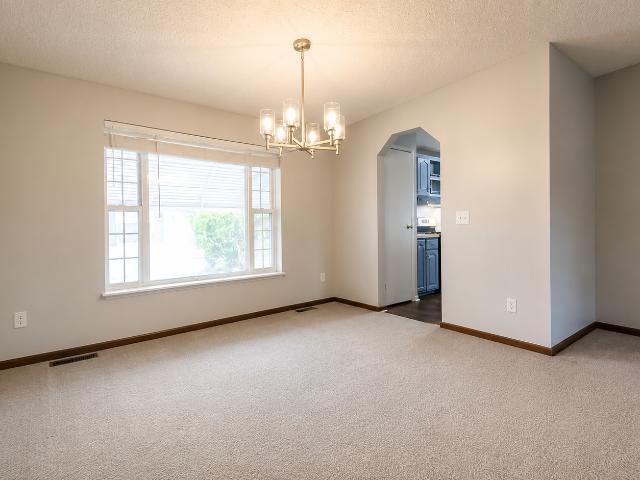 22734 Ravisloe Lane
