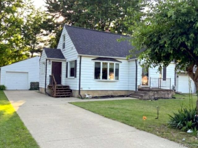 2273 Covert Rd, Burton, MI 48509