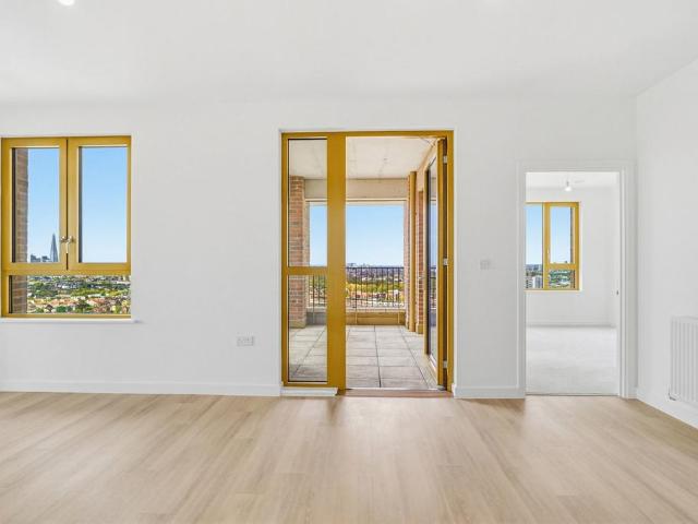227 255 Ilderton Road, London SE15 2 bed apartment to rent £2,400 pcm £554 pw
