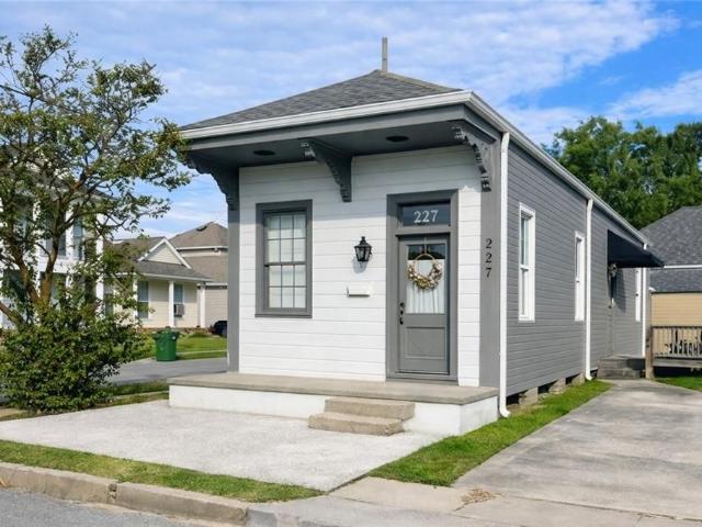 227 2nd Street, Gretna, US, LA