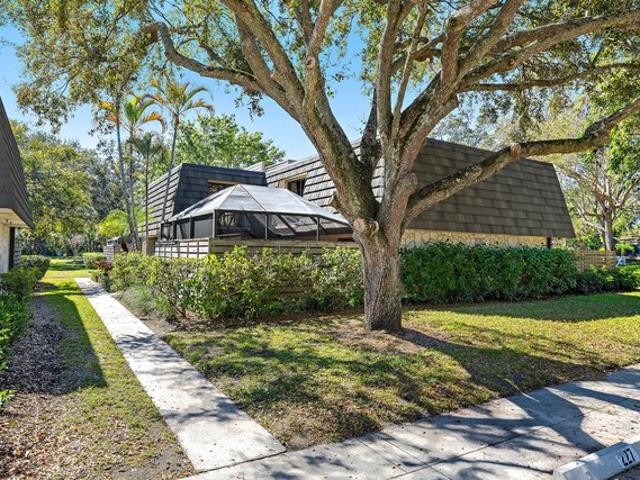 227 2nd Ter, Palm Beach Gardens, FL 33418
