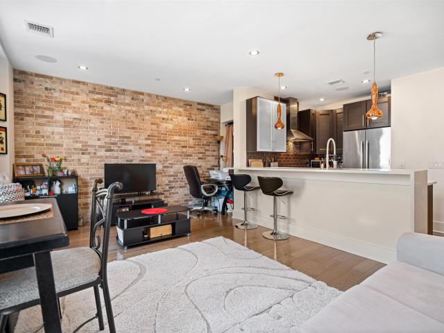 227 4Th St # 201