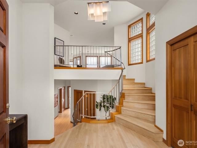 227 8th Avenue