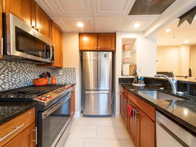 227 Christopher Columbus Dr # 336B