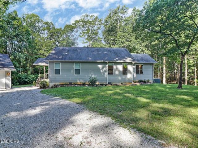 227 Avondale Ln, Sparta, TN 38583