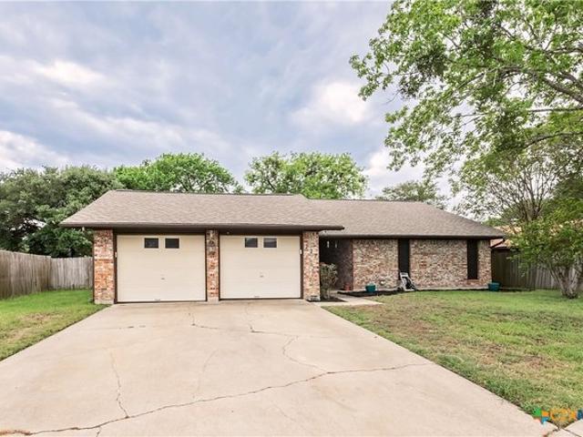 227 Briarmeadow Ln, Victoria, TX 77904