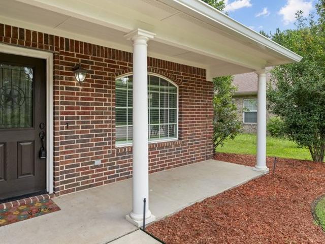 227 Green Leaf St, Huntsville, TX 77340