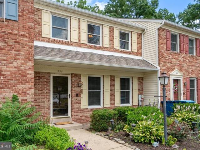 227 Grove Cir Unit 60, Sellersville, PA 18960