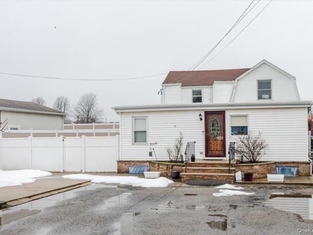 227 Doughty Blvd, Inwood, NY 11096