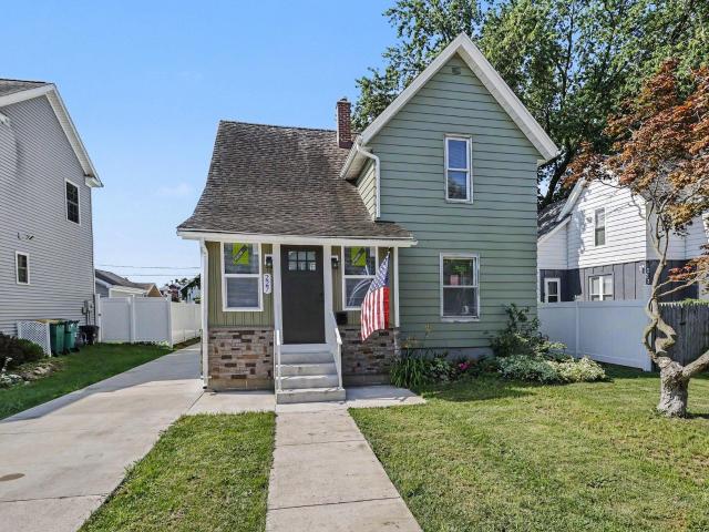 227 E 9Th Street