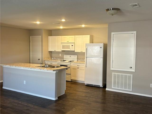 227 E Anabranch Court