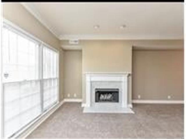 227 Fairmont Ct #227