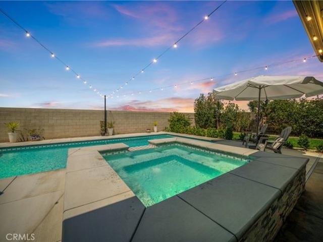 227 Hammersmith Dr, Bakersfield, CA 93314