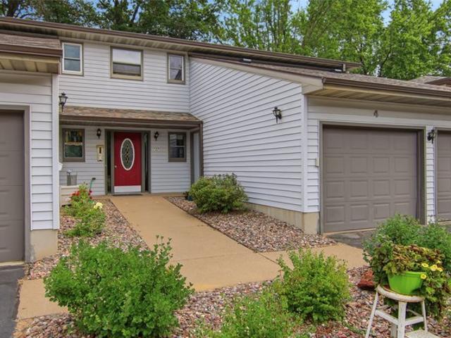 227 Harvest Ln, Altoona, WI 54720