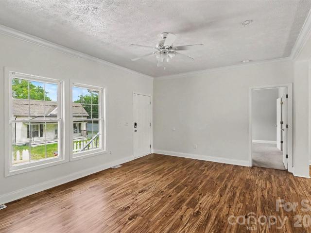 227 Hilltop Avenue SW