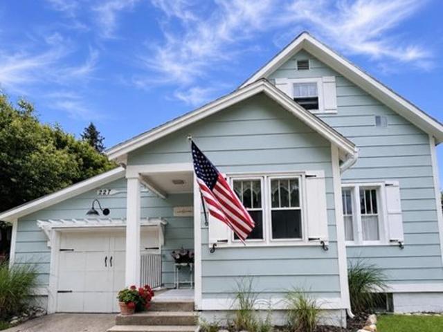 227 Hughes St, Manistee, MI 49660