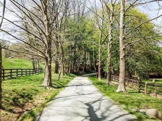 227 Jackson Rd, Cochranville, PA