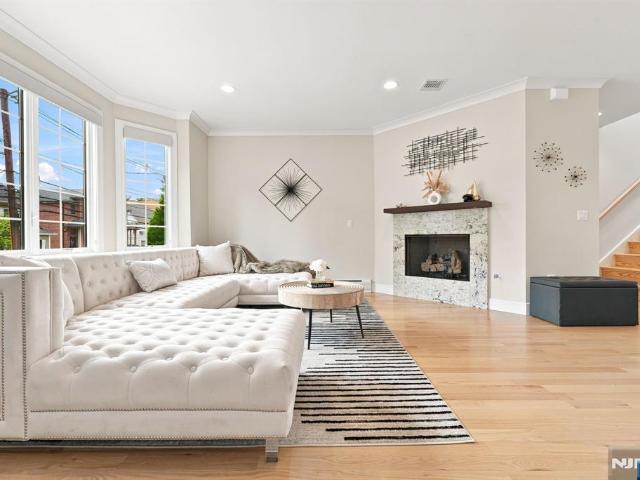 227 Lafayette Avenue # B