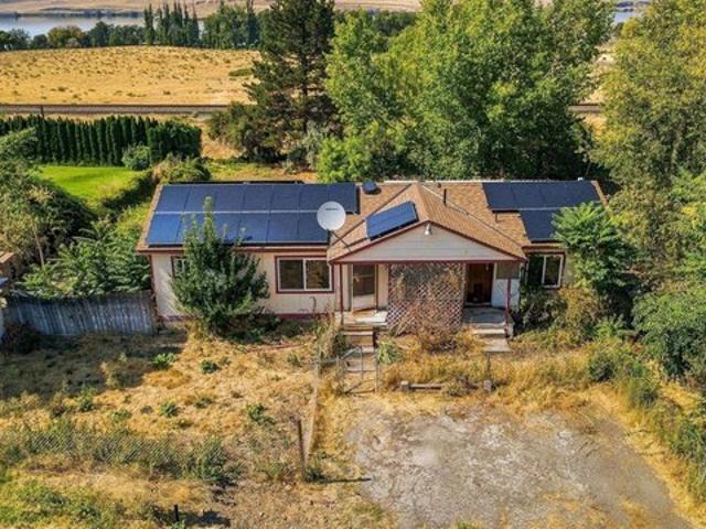 227 Lakeview Dr, Burbank, WA 99323