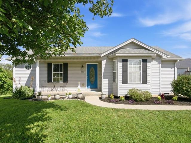 227 Leslie Dr, Winchester, KY 40391