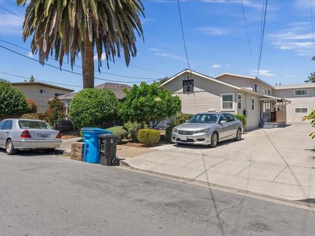 227 Madrone St, Redwood City, CA 94061