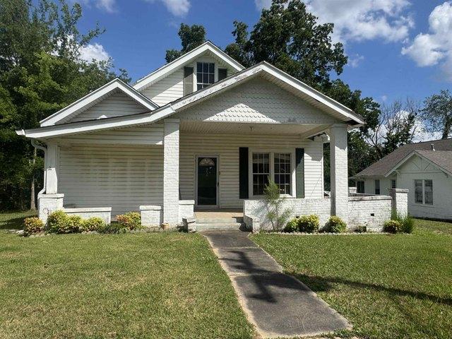 227 N 5th St, Selmer, TN 38375