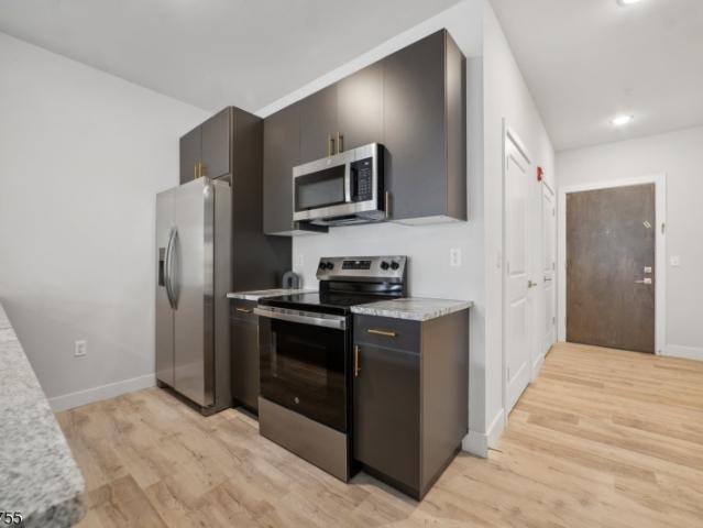 227 N Walnut St # 303