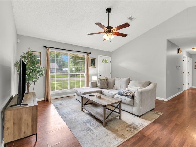 227 N Samuel Place