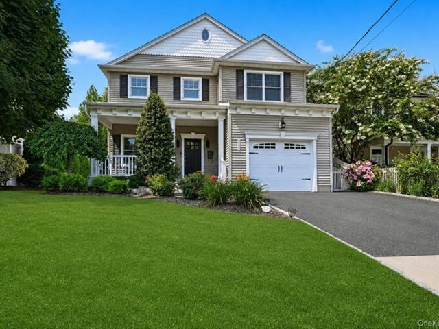 227 Nassau Rd, Huntington, NY 11743